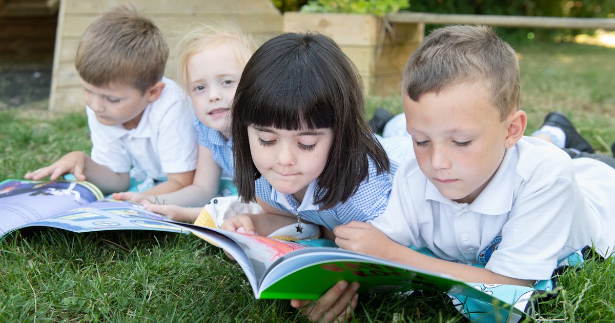 Schools resources for Take 10 to Read | National Literacy Trust