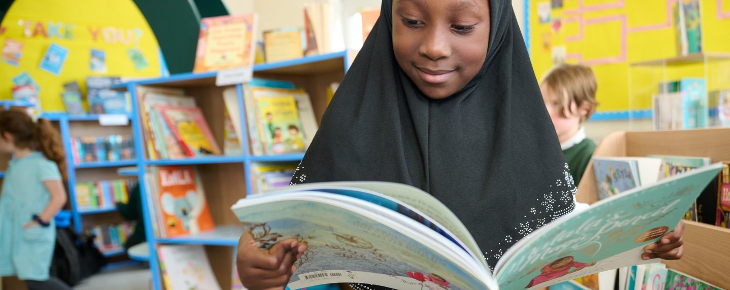 Stoke 100 Reads 2025 | National Literacy Trust