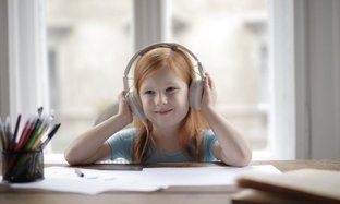 Audiobooks and literacy | National Literacy Trust